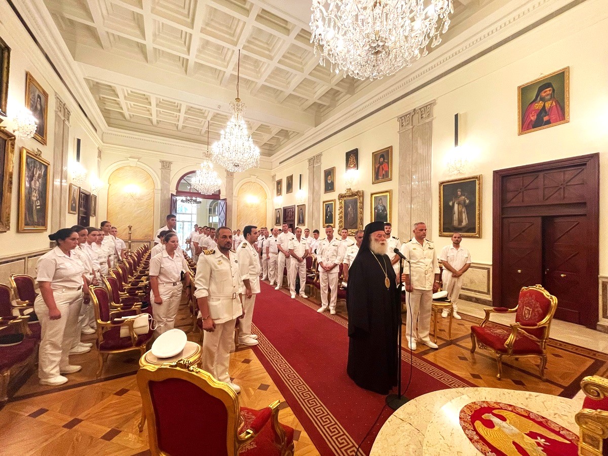 ΕΠΙΣΚΕΨΗ ΑΞΙΩΜΑΤΙΚΩΝ ΚΑΙ ΠΛΗΡΩΜΑΤΟΣ ΣΚΑΦΟΥΣ ΤΟΥ Π.Ν. ΣΤΟΝ ΜΑΚΑΡΙΩΤΑΤΟ ...