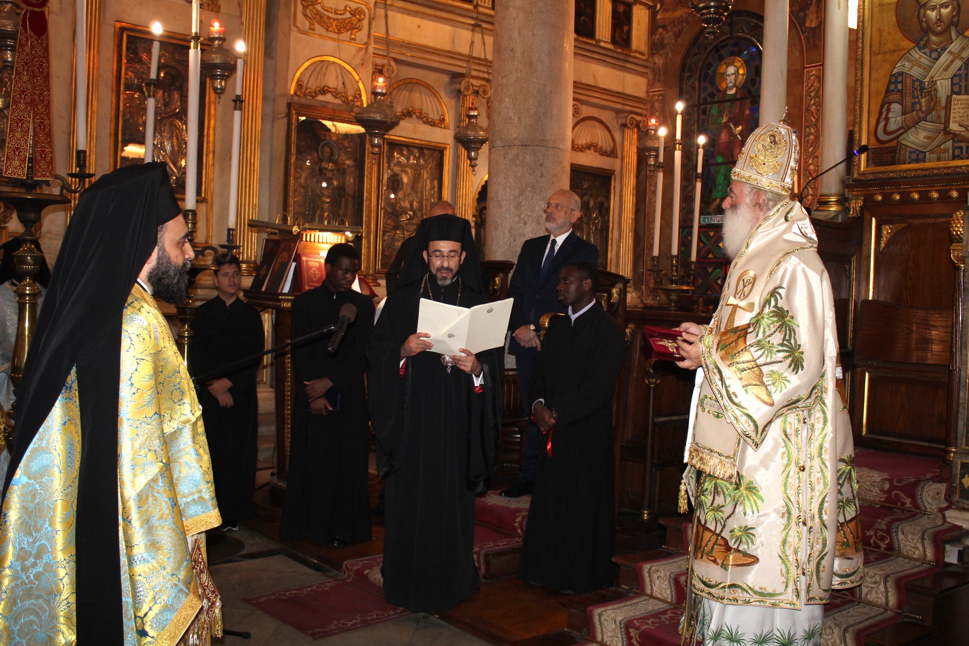 ΔΙΟΙΚΗΤΙΚΕΣ ΑΝΑΚΑΤΑΤΑΞΕΙΣ ΣΤΗΝ ΕΔΡΑ ΤΟΥ ΠΡΕΣΒΥΓΕΝΟΥΣ ΠΑΤΡΙΑΡΧΕΙΟΥ ...